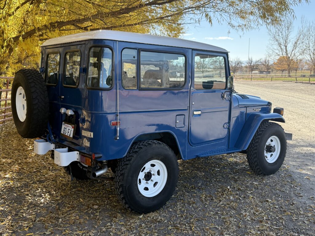 The Holy Grail! 1983 US Spec FJ40 w/ OEM PS and AC - Proffitt's ...