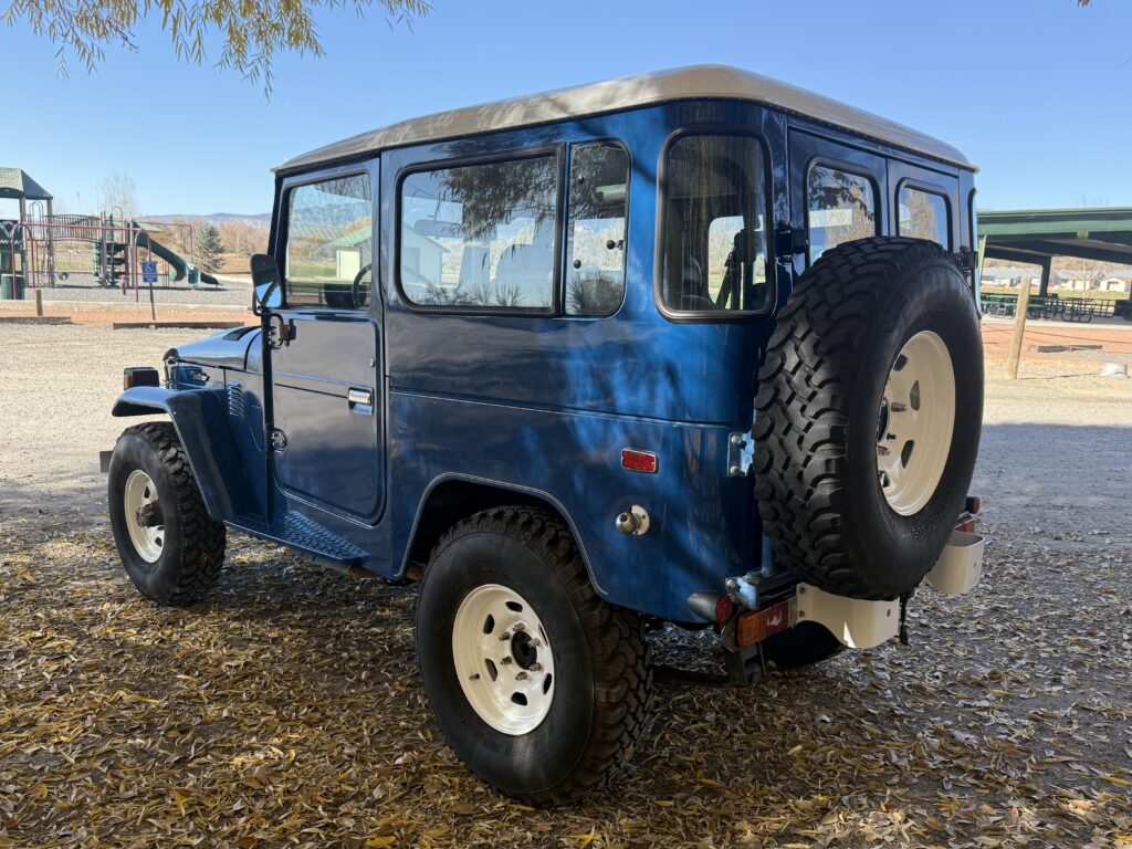 The Holy Grail! 1983 US Spec FJ40 w/ OEM PS and AC - Proffitt's ...